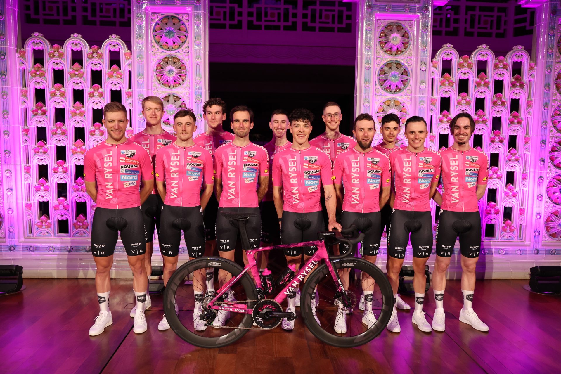 Présentation officielle la saison 2025 est lancée ! – Velo Club Roubaix